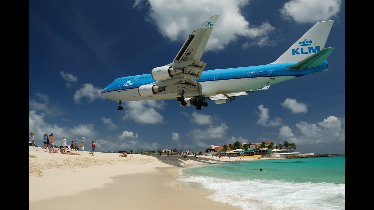 KLM BOEING 747-400 LANDING AT ST MAARTEN - YouTube