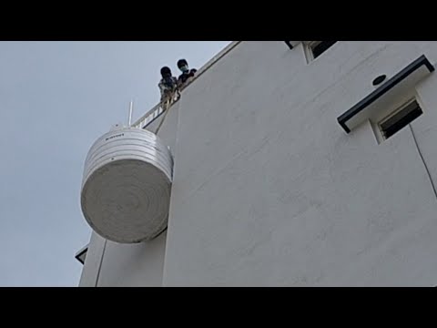 Lifting 1500 liters water tank - YouTube
