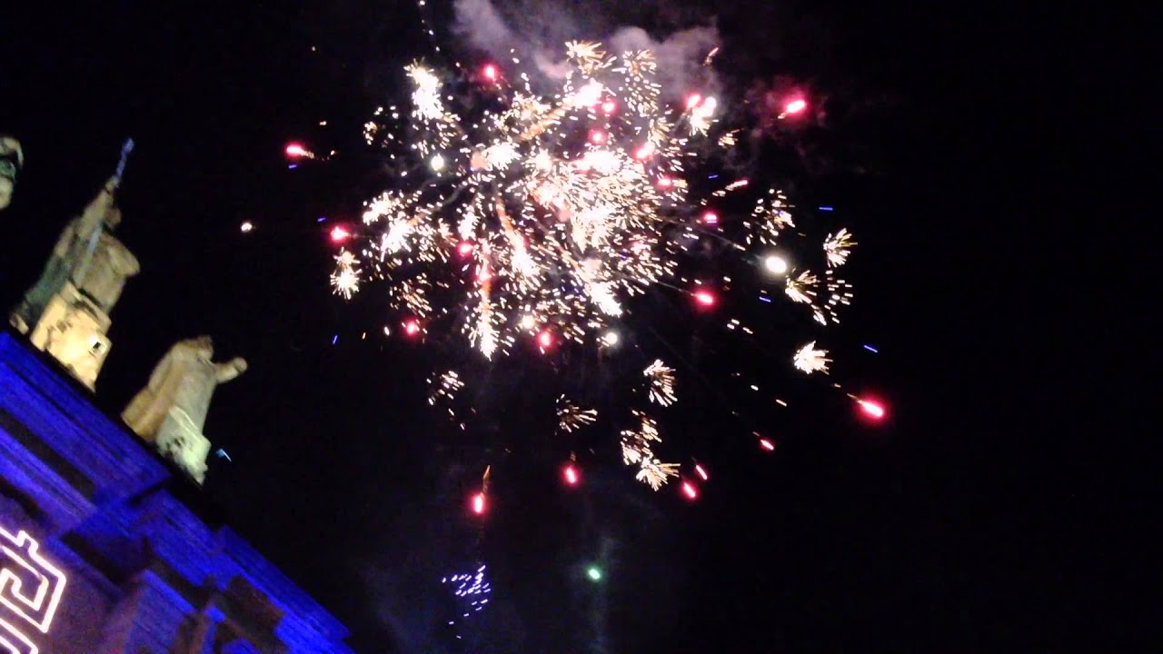 UST Christmas Lights 2013 Opening: Fireworks Display - YouTube