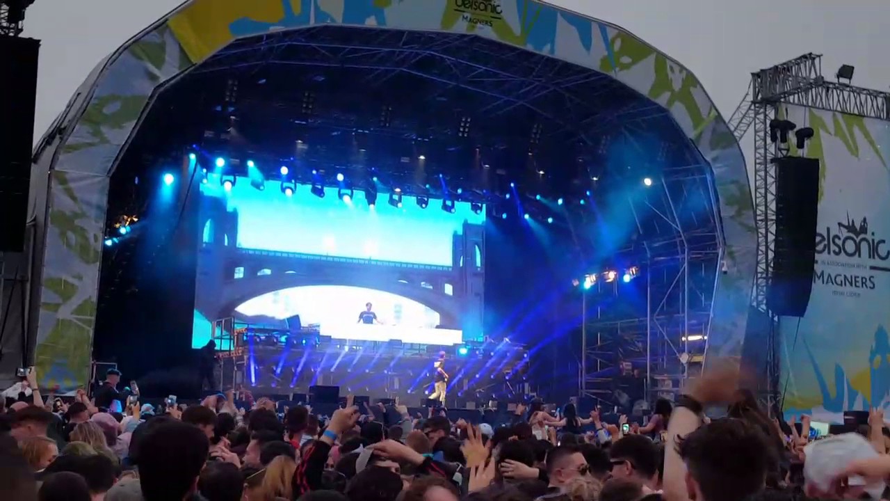 Chainsmokers - Break Up Every Night (San Holo Mashup) - YouTube