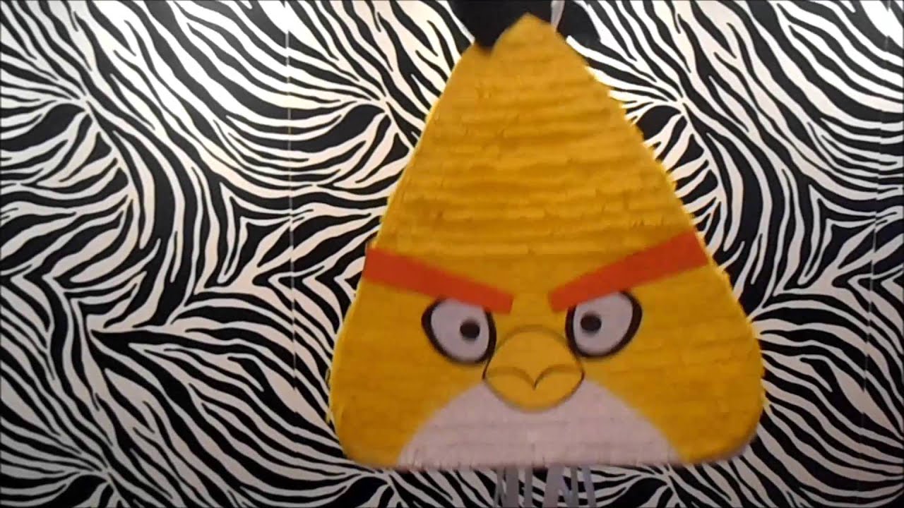 Žuta ljuta ptica pinjata - Yellow triangle angry bird pinata - YouTube