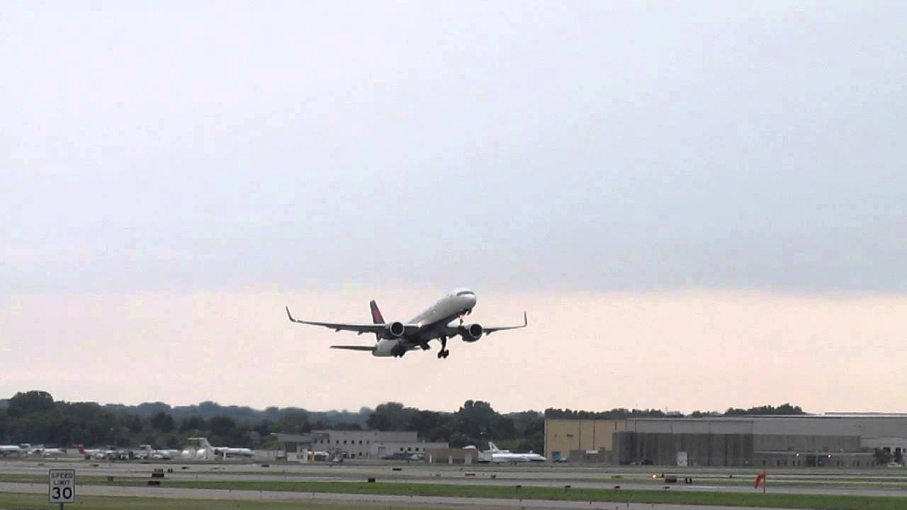 Delta Airlines Boeing 757 Takeoff Minneapolis - YouTube