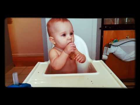 BLW - Bananas and Toast with Peanut Butter *gagging and puke*