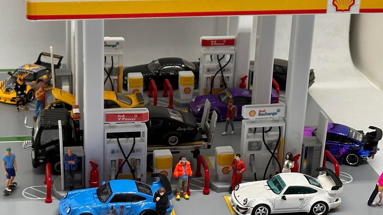 Building 1:64 Shell Gas Station Diorama by CCA - YouTube