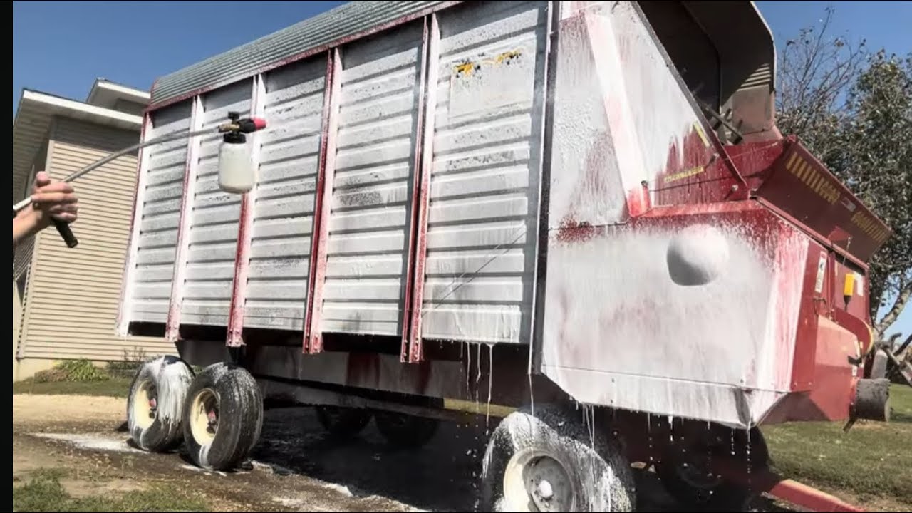 Washing the chopper boxes - YouTube