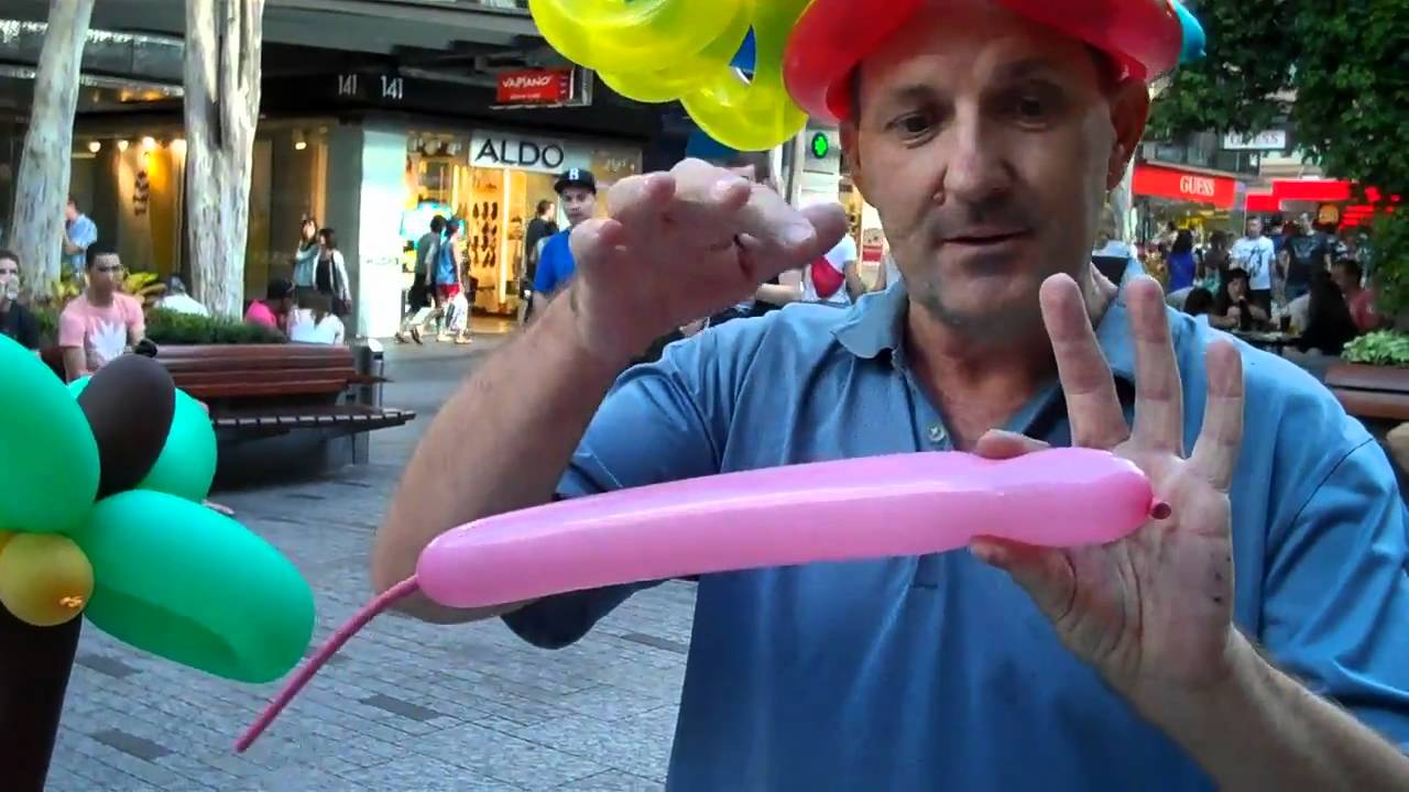 Balloon Street Artist Brisbane - YouTube