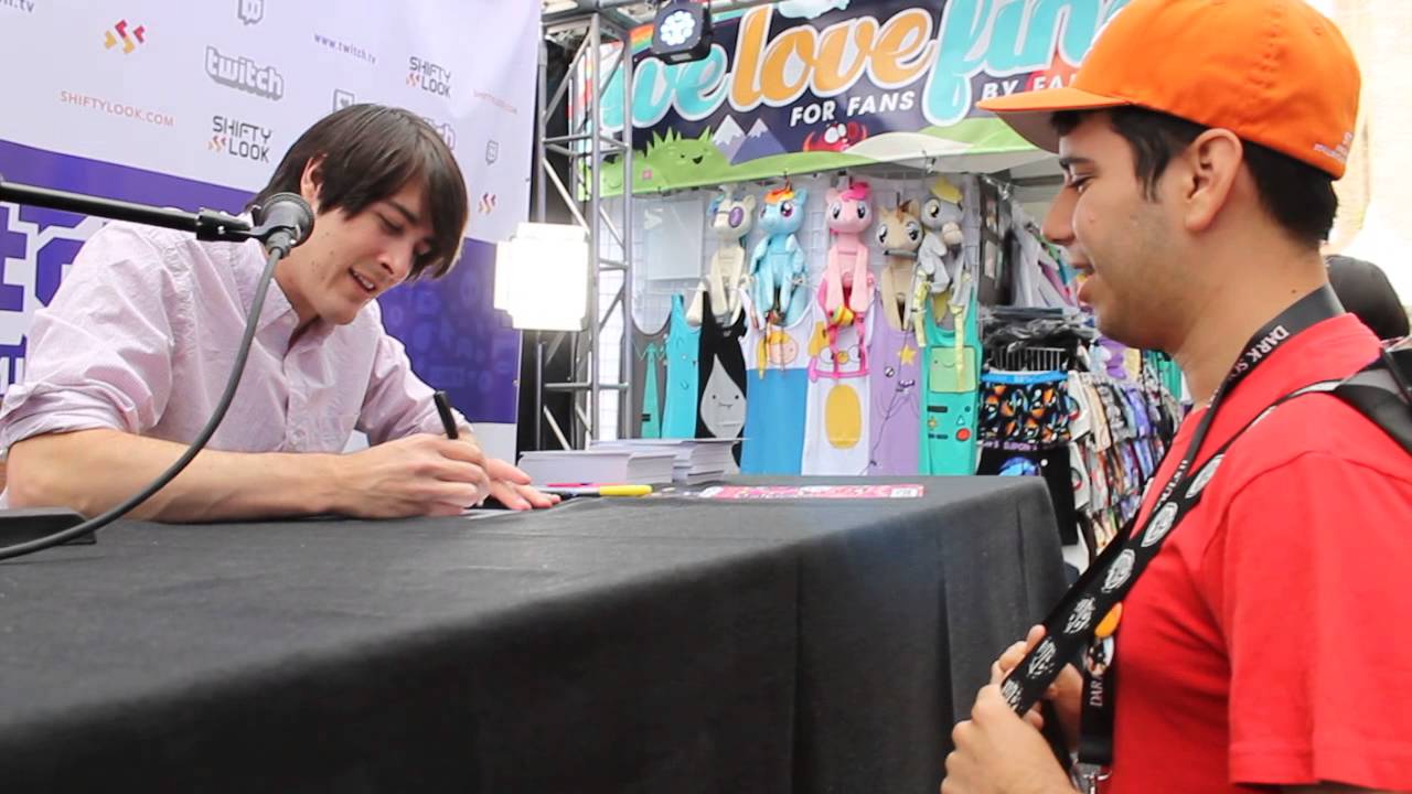 JG Quintel signing at SDCC 2013 - YouTube