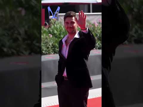 Ünlü Oyuncu Emre Bey, Venedik Film Festivali Kırmızı Halısında!