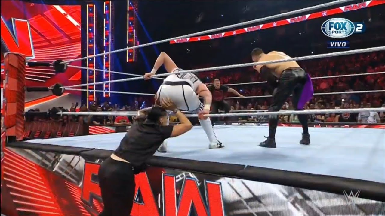 Edge ataca a Judgment Day & Dominik Mysterio - WWE Raw 01/08/2022 (En ...