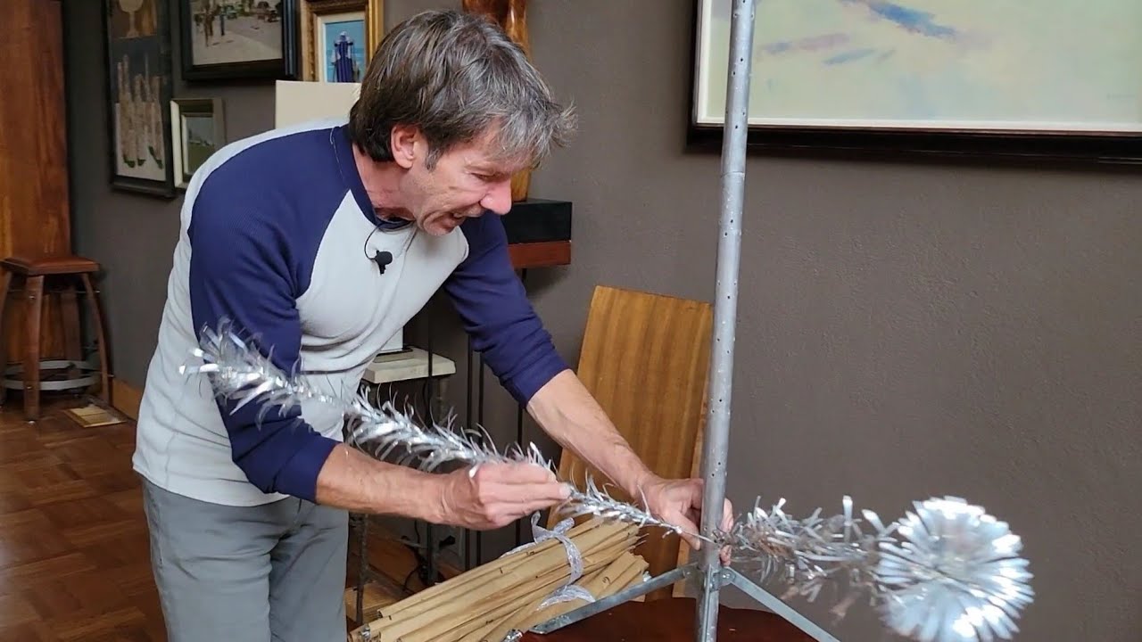A Vintage Aluminum Tree! How Terry puts his most treasured tree ...