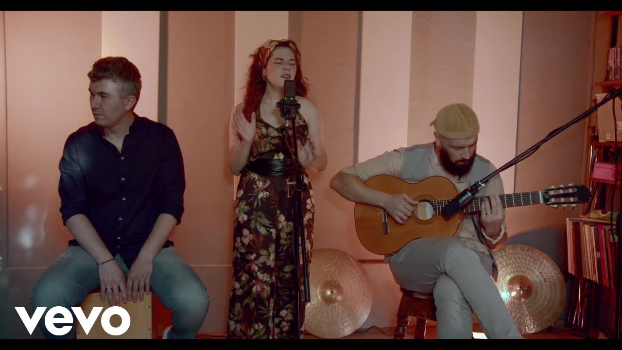 Giulia Magro - Dove non passano le ore - YouTube