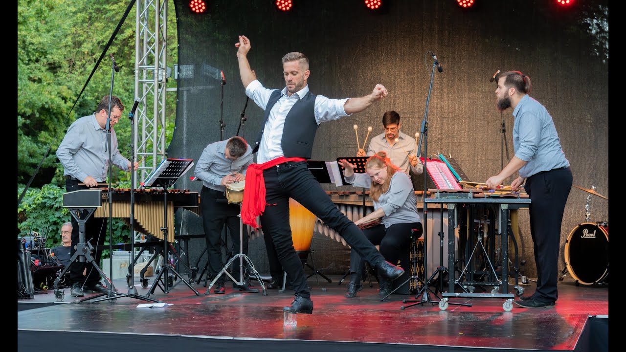 Syrtos (Greek traditional music) - Danubia Percussion Group - YouTube