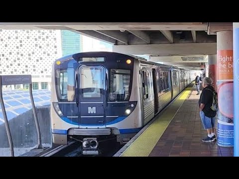 Miami Metrorail Southbound Orange Line Train ride from Government ...
