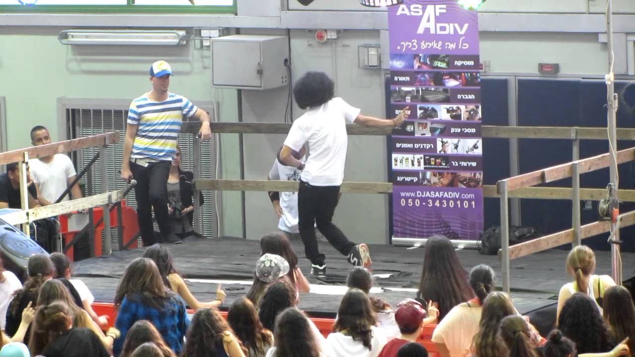 Aja George - one time by Justin Bieber on tour ;-) - YouTube