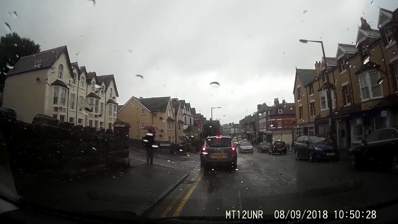 Terrible Crash Into Lamp Post Colwyn Bay - YouTube