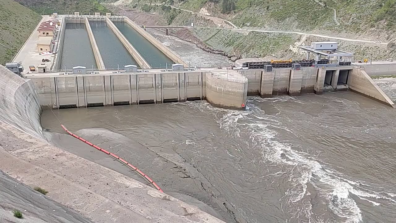 Reservoir Flush | Sediment removing from dam Spillway - YouTube