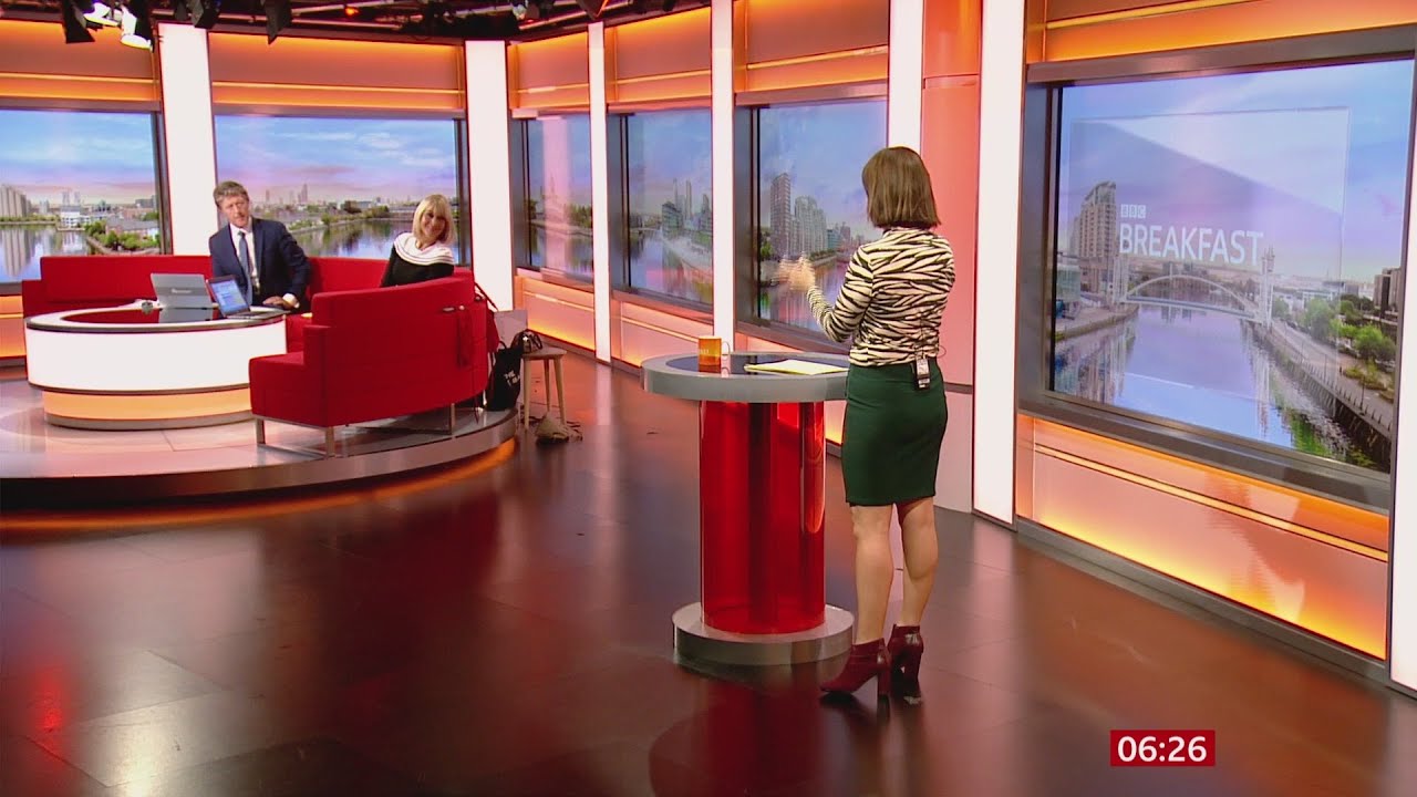 Nina Warhurst - BBC Breakfast 08/10/2020 - HD - YouTube