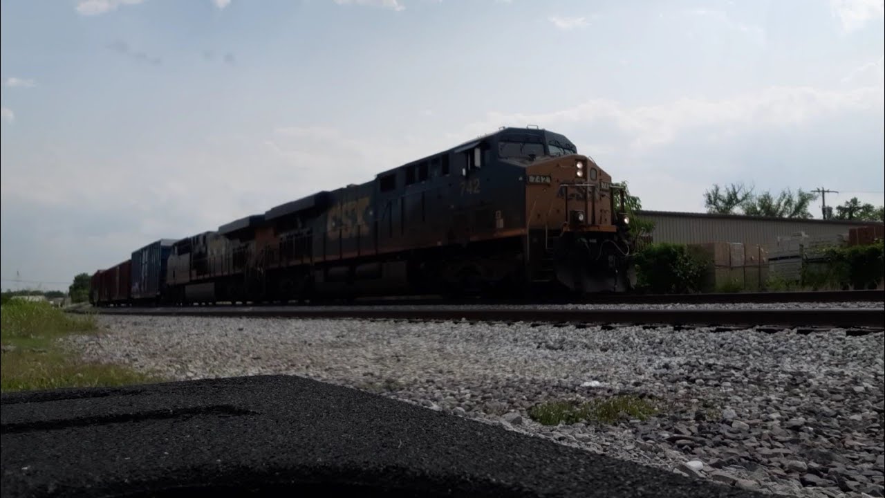 CSX ES44AHs 742 & 838 Lead M574 With CSX 7013 As DPU At Gallatin, TN ...
