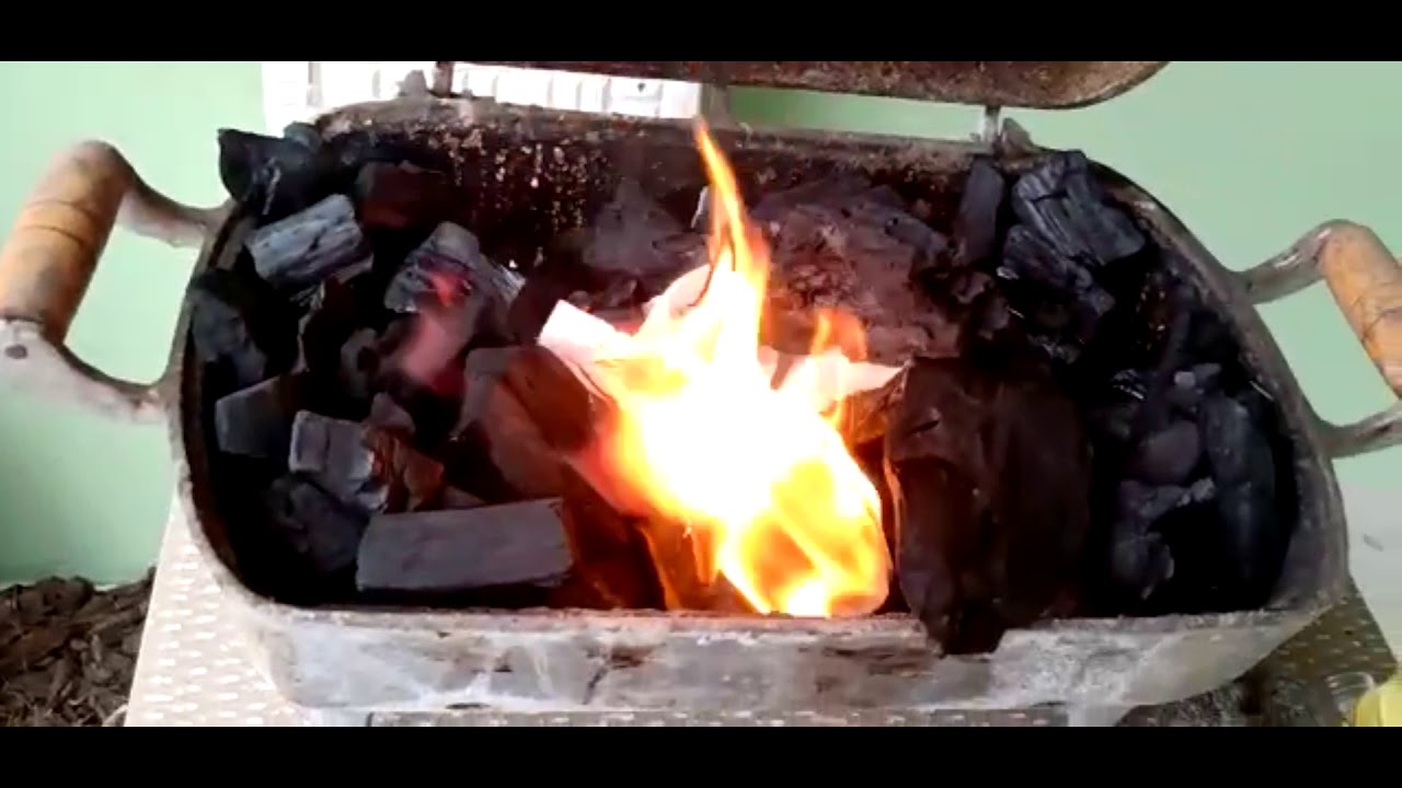 Melhor maneira de acender o fogo para seu churrasco - YouTube