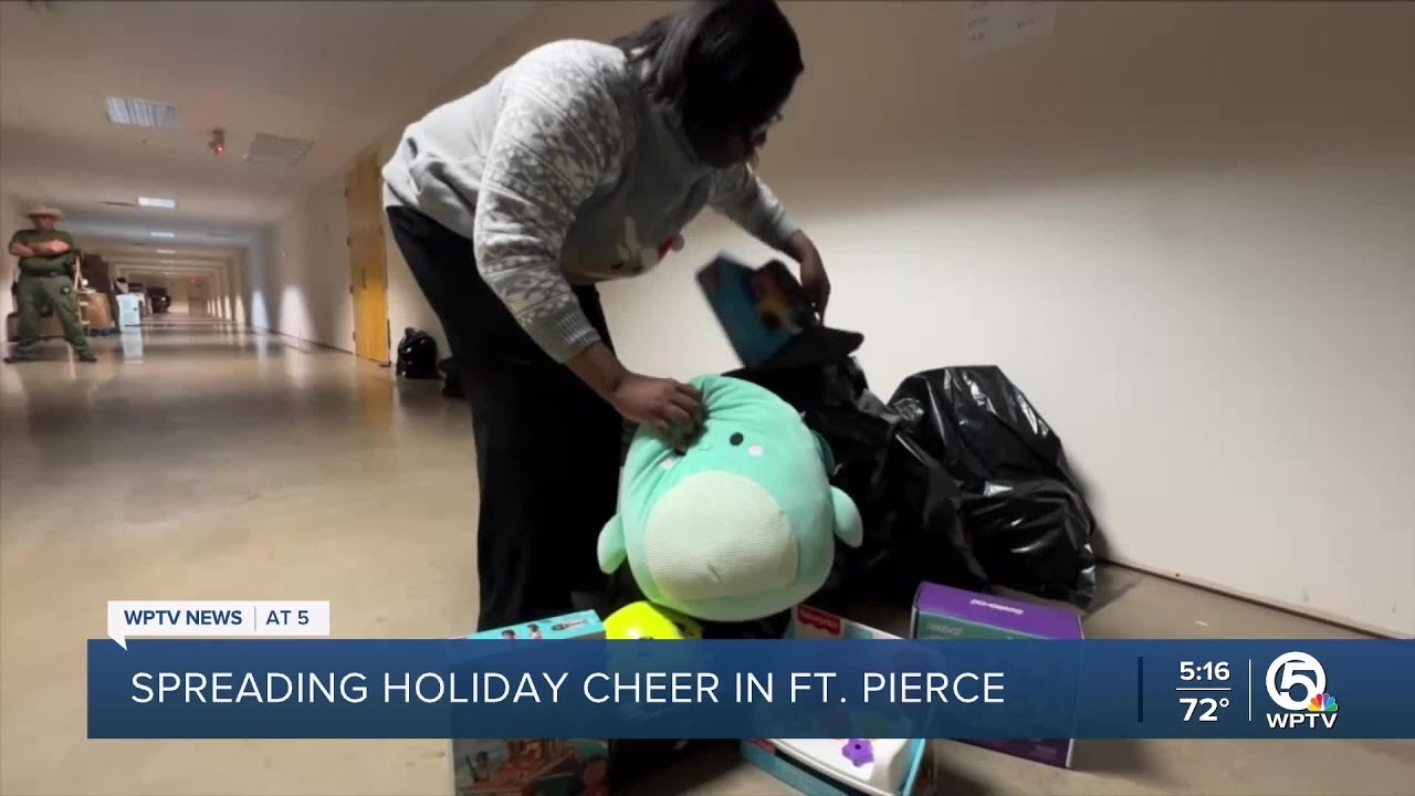 Spreading holiday cheer in Fort Pierce - YouTube
