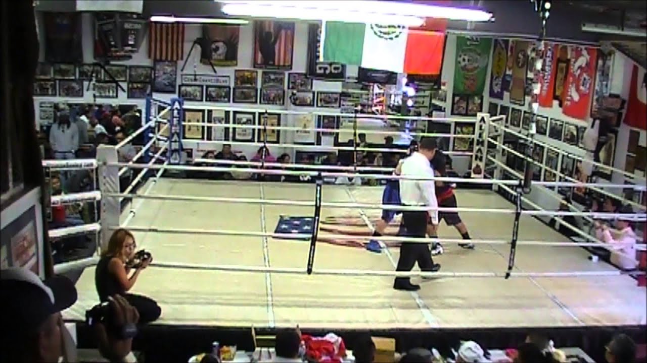 2014.11.02 10 Jacob Chavez (Livingston 5150) vs Nathan Rosales (Mendota ...