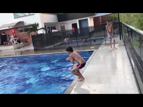 Cómo hacer un clavado - YouTube