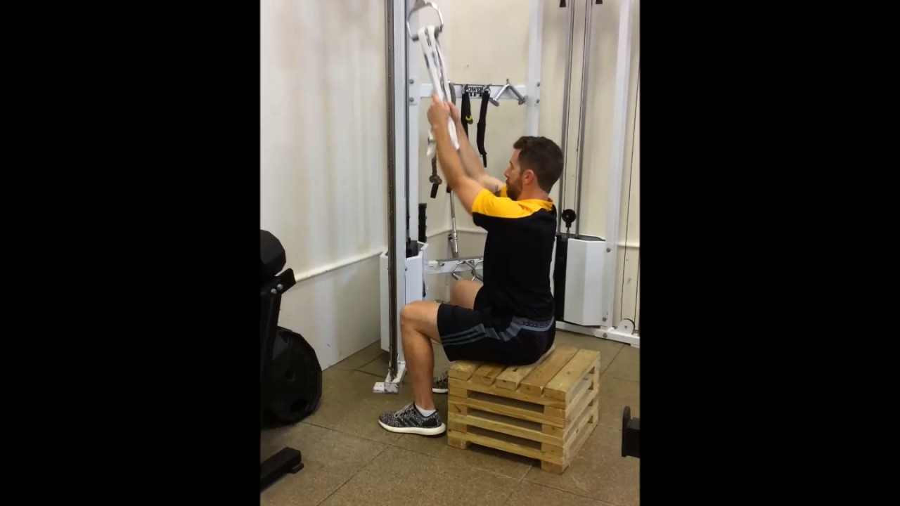 Towel Lat Pulldown - YouTube