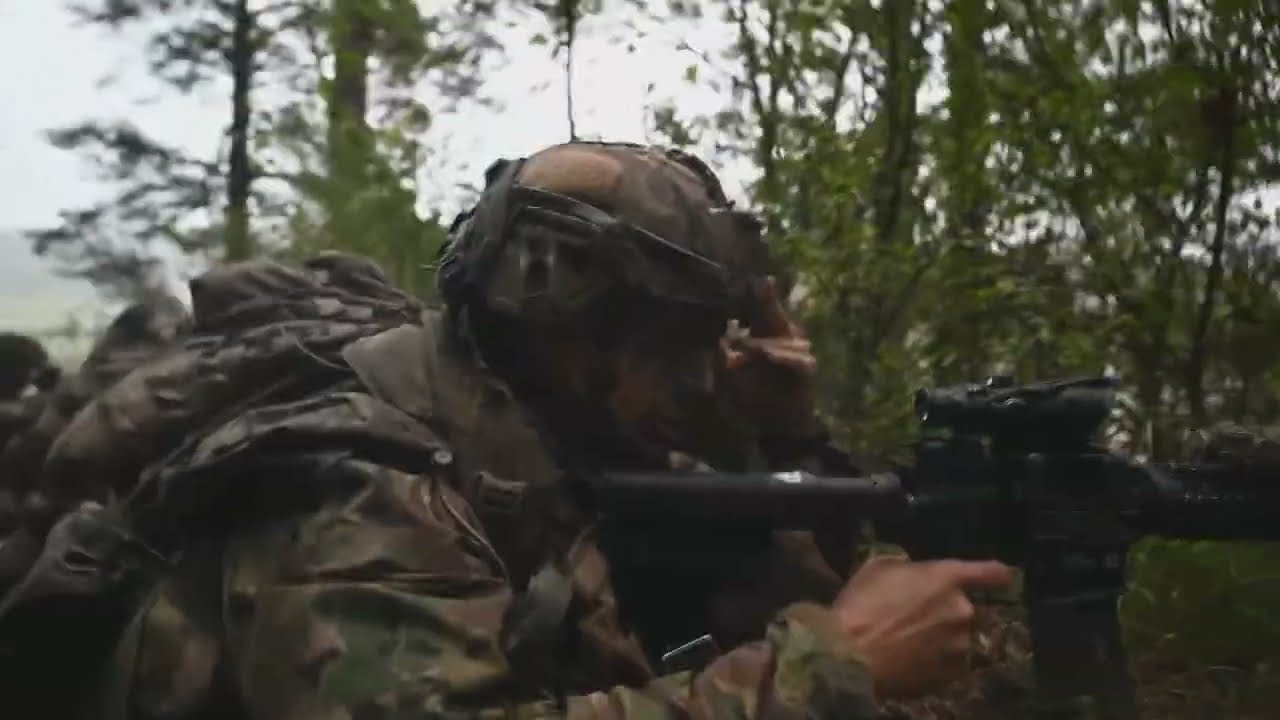 U.S. Army Paratroopers Raid Village in Germany - YouTube