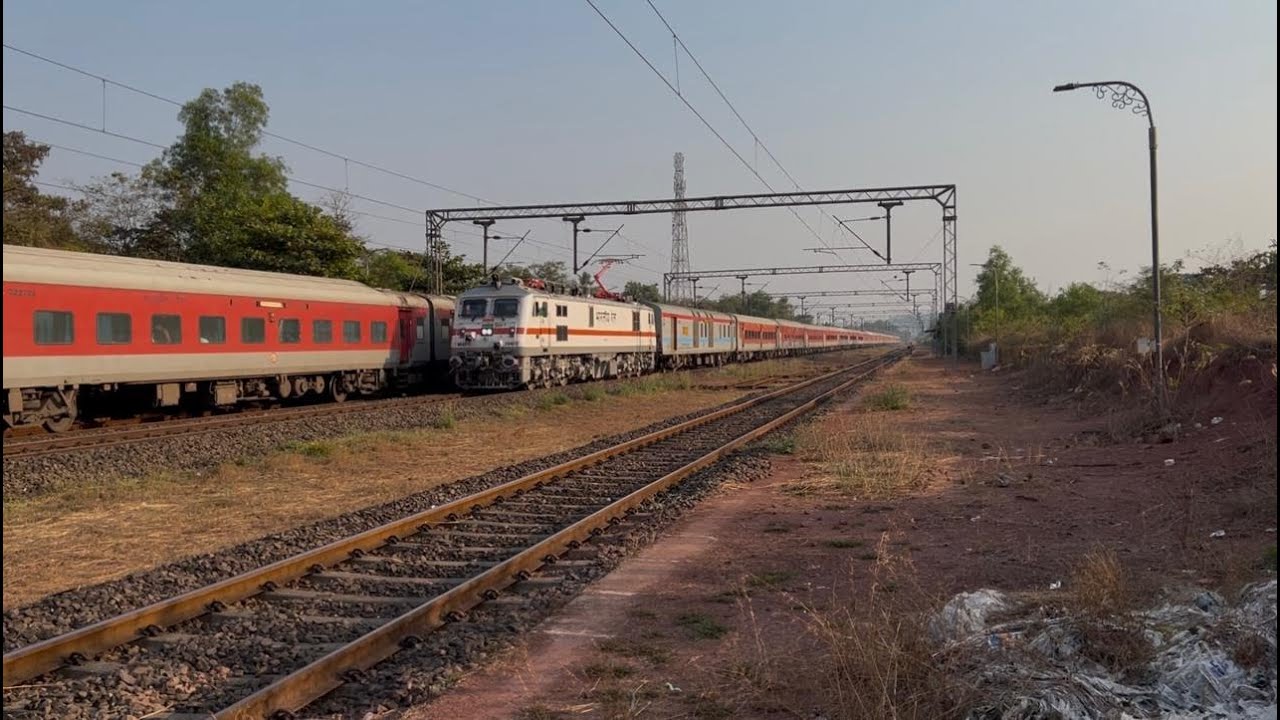 Marusagar Express on a cruise through Sawarda on the Konkan Railway at ...