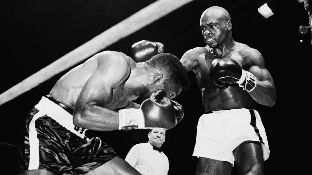 Young RUBIN "HURRICANE" CARTER Staggered Badly by GOMEO BRENNAN In The ...