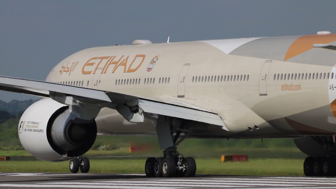 ETIHAD EY16 A6-ETB Boeing 777-3FX(ER) Takeoff Manchester Airport to Abu ...