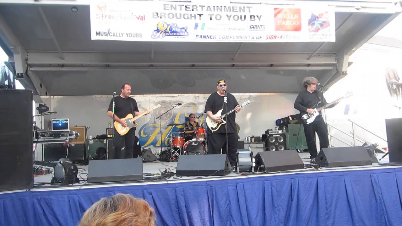 Smithereens Live Top of the Pops - YouTube