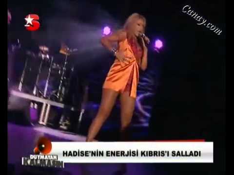 Hadise Sahneyi Frikik Yağmuruna Tuttu