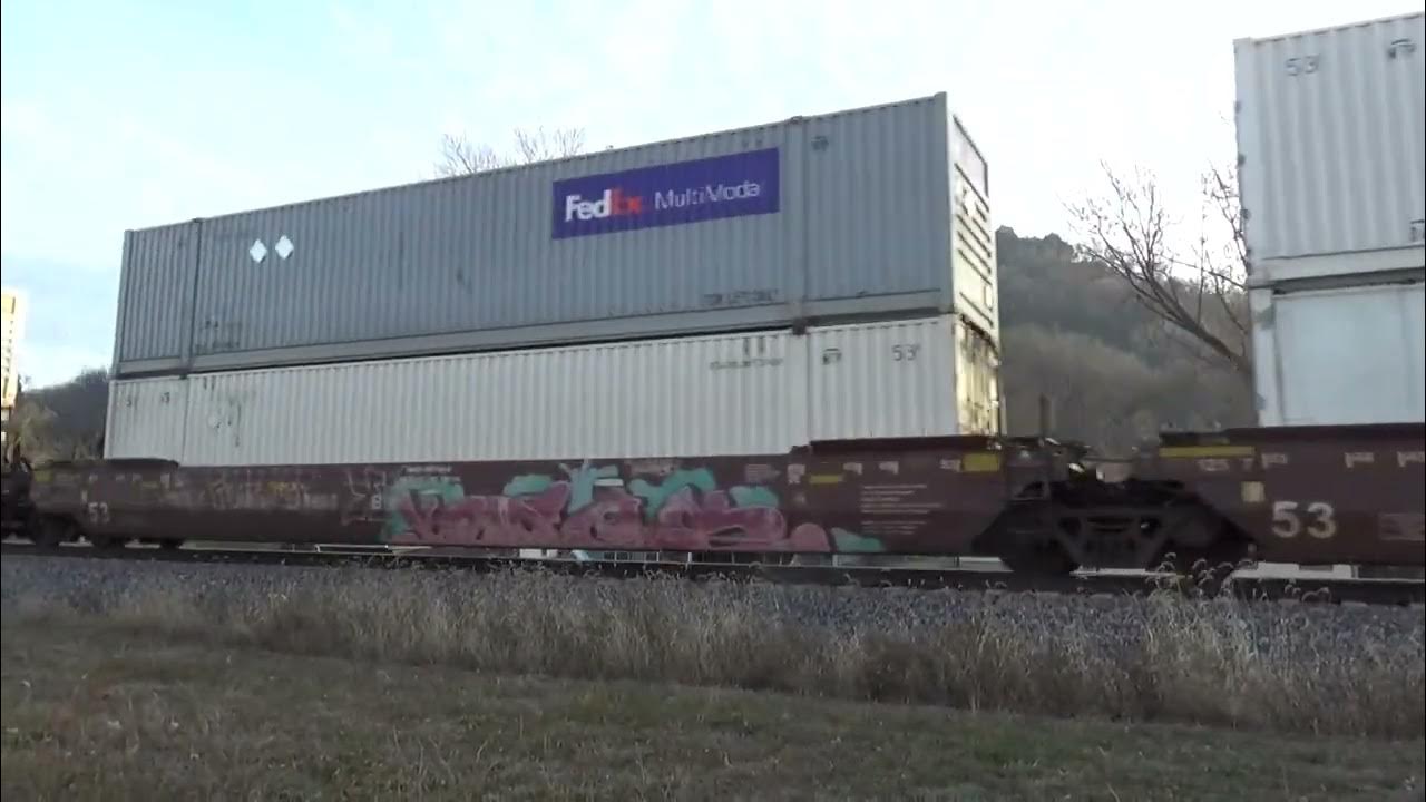 BNSF Eastbound intermodal Train w/ Warbonnet 798 trailing 12/15/23 La Crosse, WI - YouTube