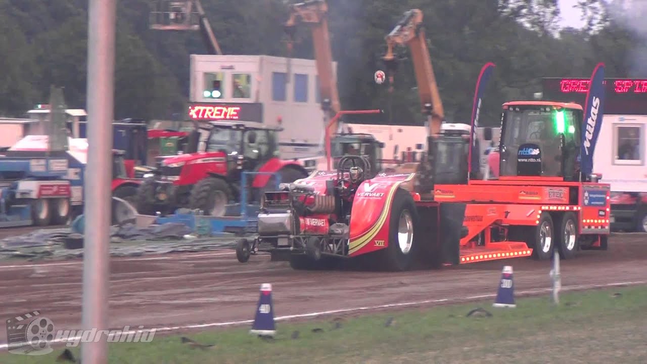 Green Spirit - Light Modified @ Tractorpulling Lochem 2014 - YouTube