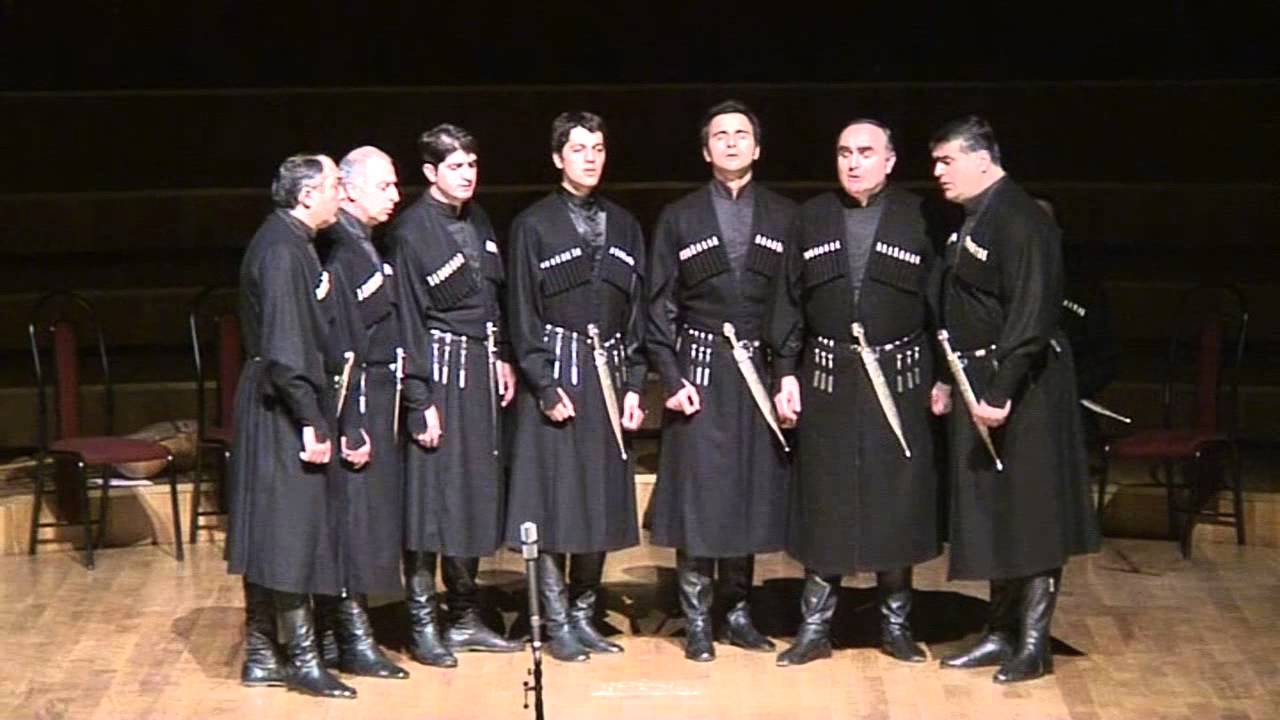 Ensemble Rustavi - Gikharoden Qaltsulta Siqadulo - YouTube