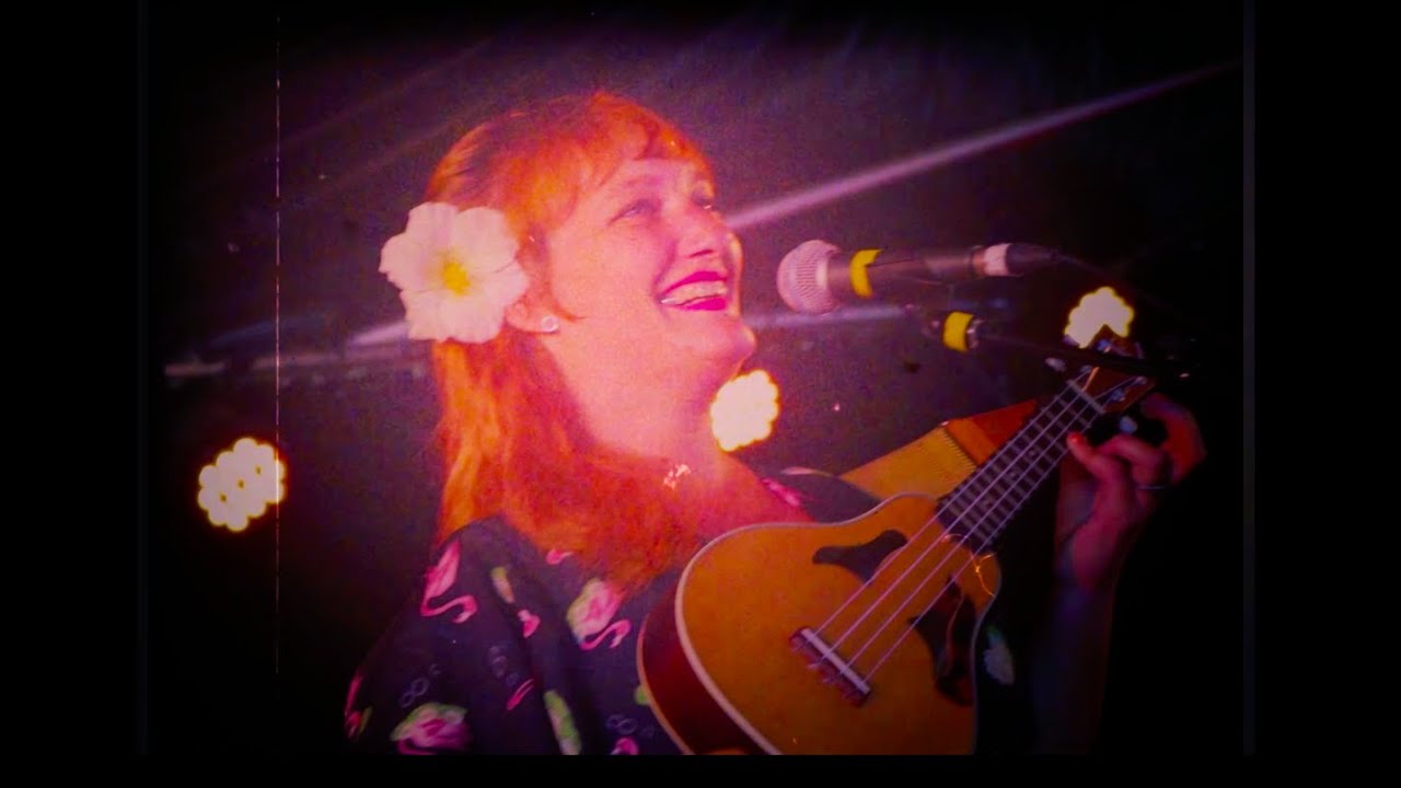 Louise Weber - Félicité (2018) - YouTube