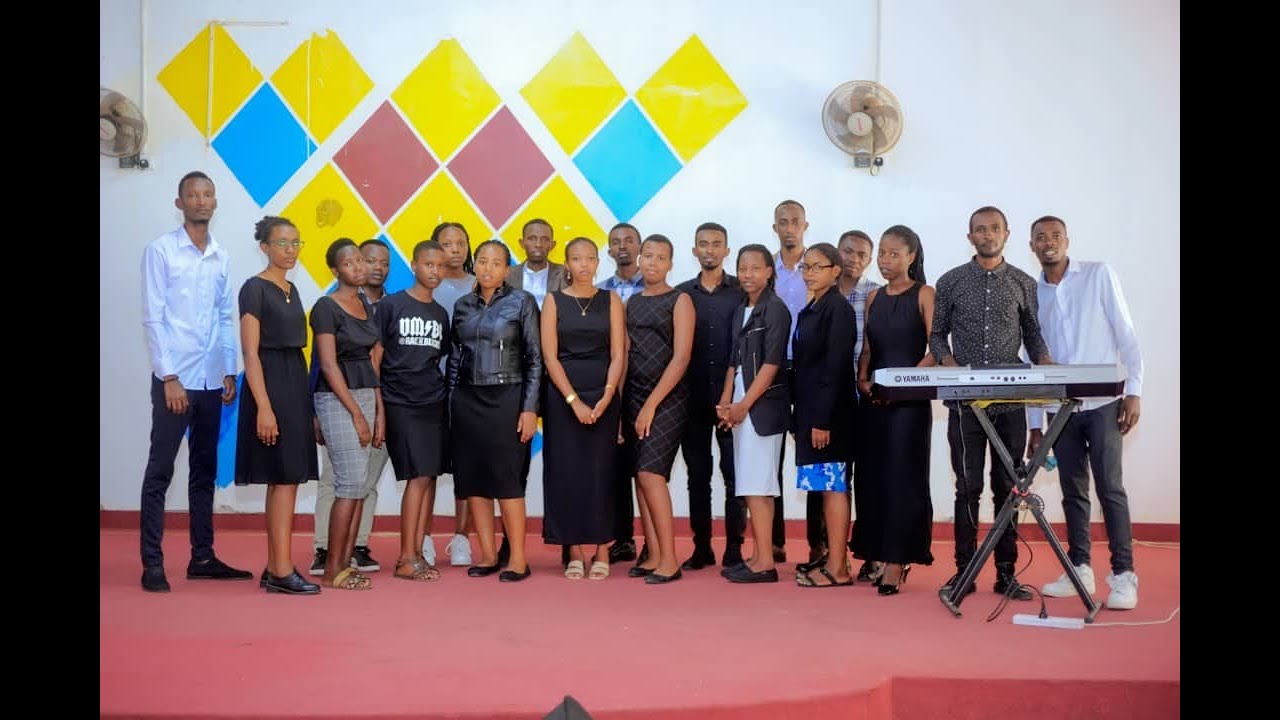 TARAMANA NA REDEEMED WORSHIP TEAM LIVE ON UMUCYO RADIO 102.8FM - YouTube