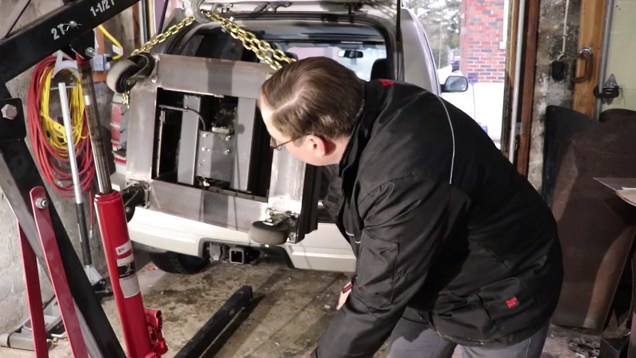 Unloading Jeep after Online Auction - YouTube