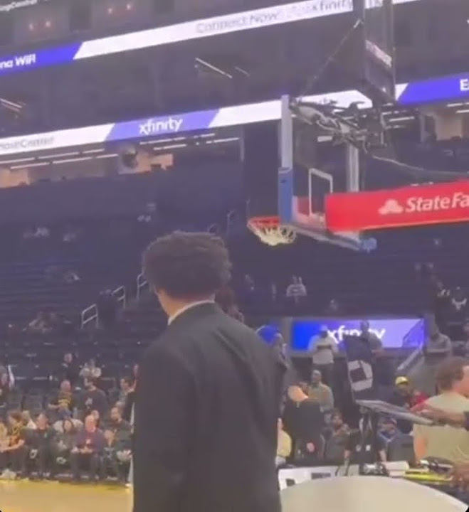 Another Epic Angle of Steph Curry's Insane Tunnel Shot - YouTube