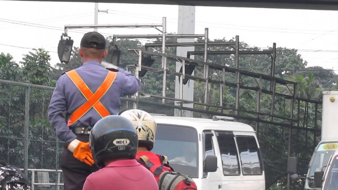 Manila Traffic Typical intersection - YouTube