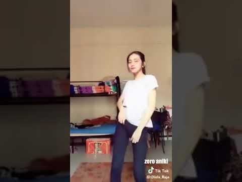 Awek melayu  seksi tik tok buat lelaki stimmmm