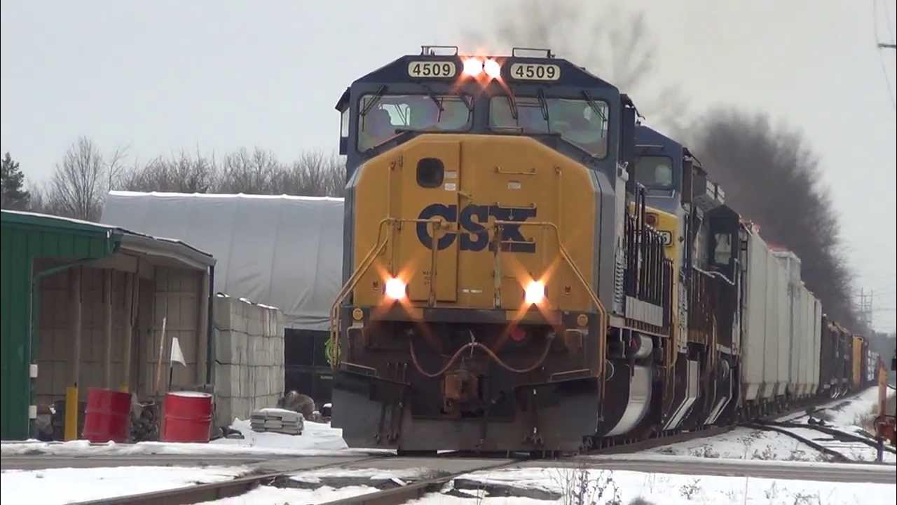 CSX Q641 Rolling Through Strongsville's Suburbs - YouTube