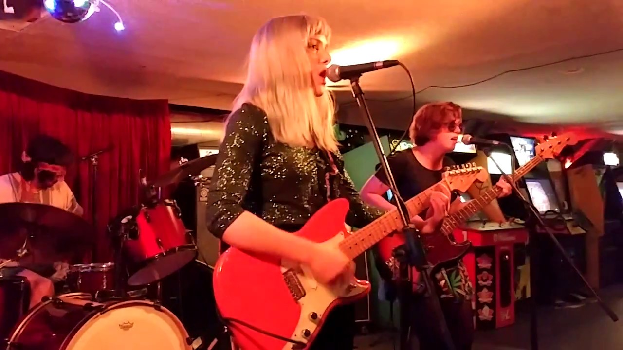 Candied Heart - Sparklesaurus (Live at House of Targ) - YouTube