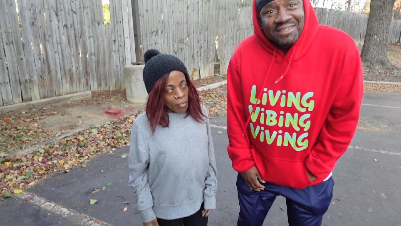 Street Interview, Itty Bitty lets Rob know that she wants the Queen ...