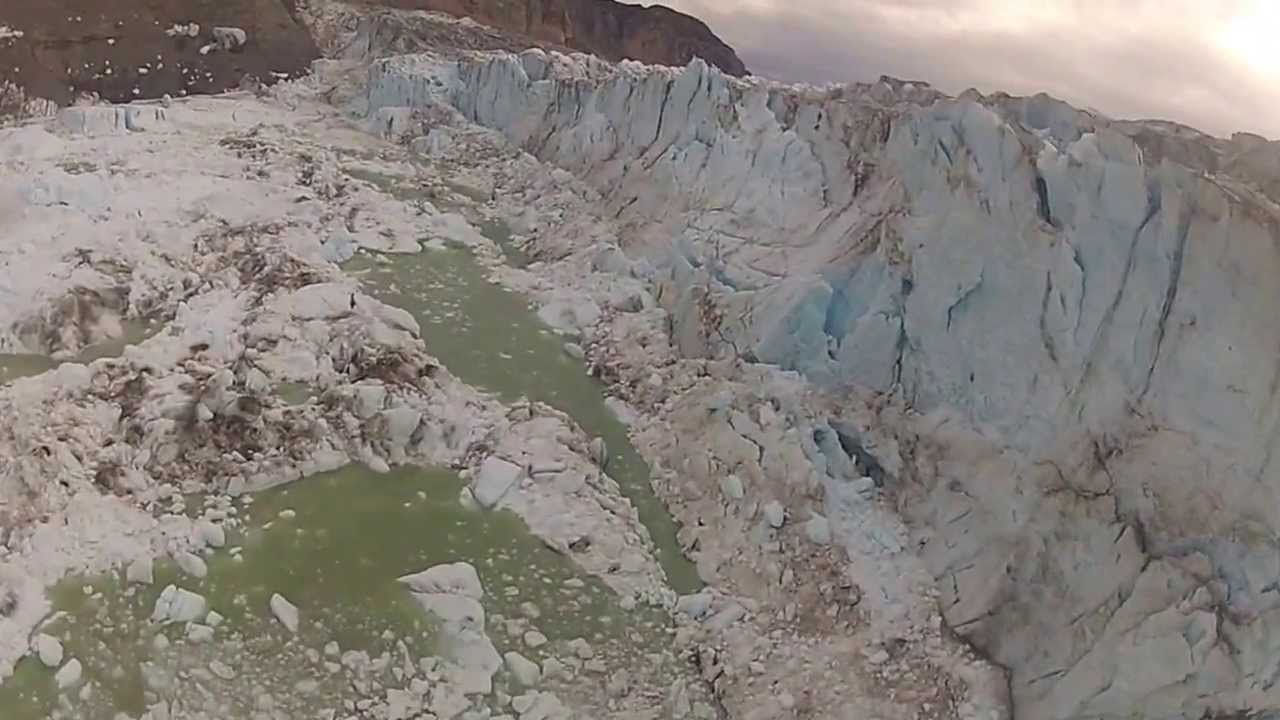 R44 flight over Strandline Lake - YouTube