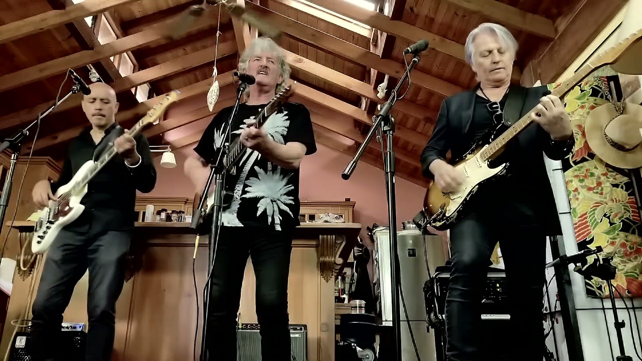 She's Gone (Hall & Oates) cover by the Barry Leef Band - YouTube
