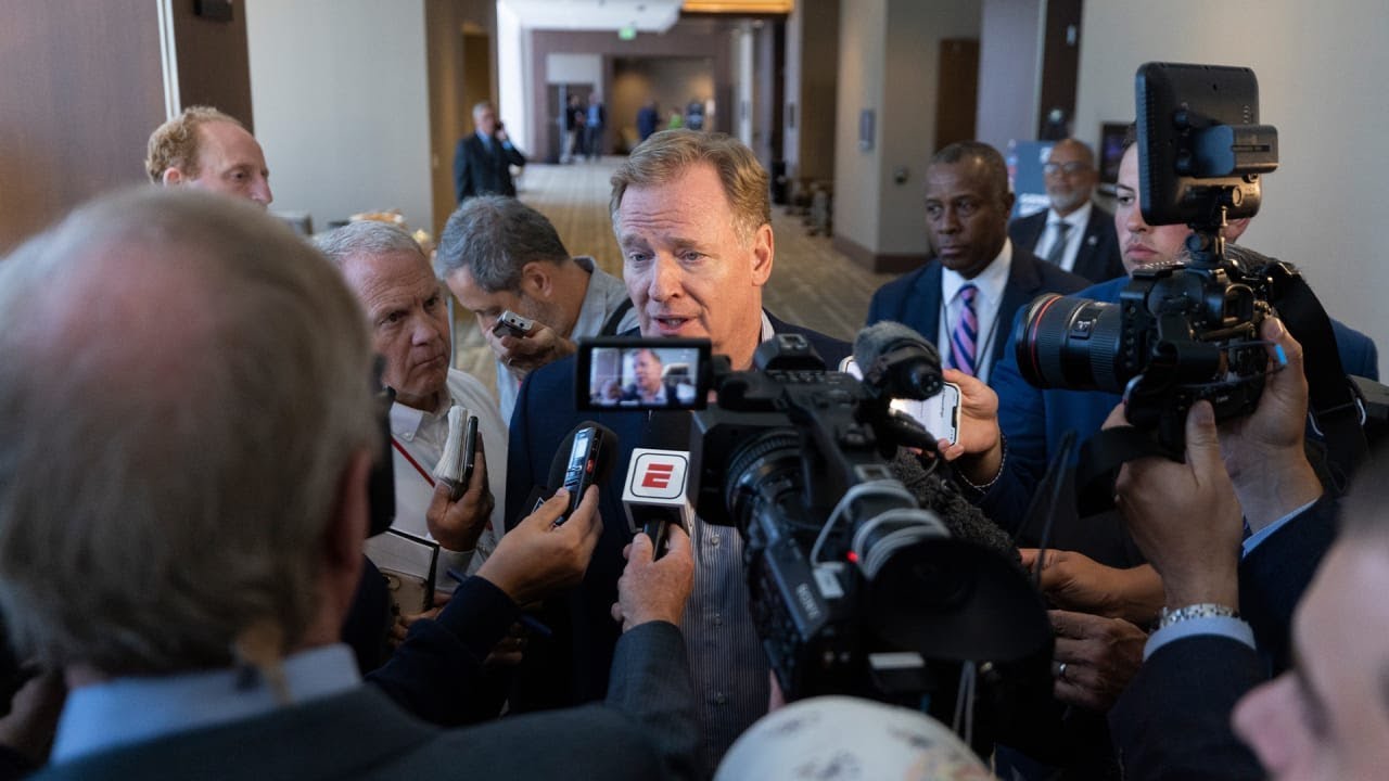 Roger Goodell and other NFL owners welcome the Walton-Penner Family ...