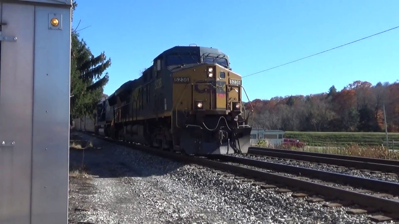 Westbound CSX auto rack train 5236 & 4828 in Rockwood Pa - YouTube