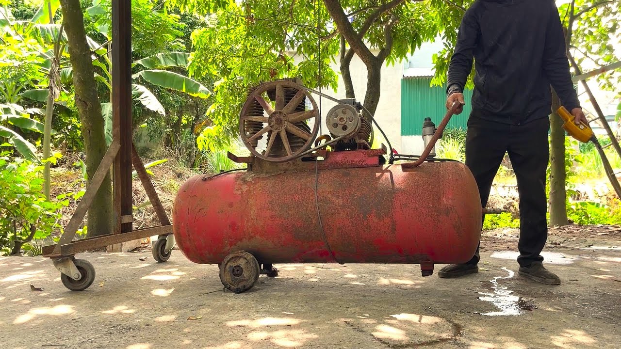 💡 Restoration Of Old Rusty Air Compressor // Restore Complete Classic ...